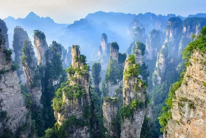 CHINA: Zhangjiajie-Guilin-Hong Kong & Macao - Exact Tours